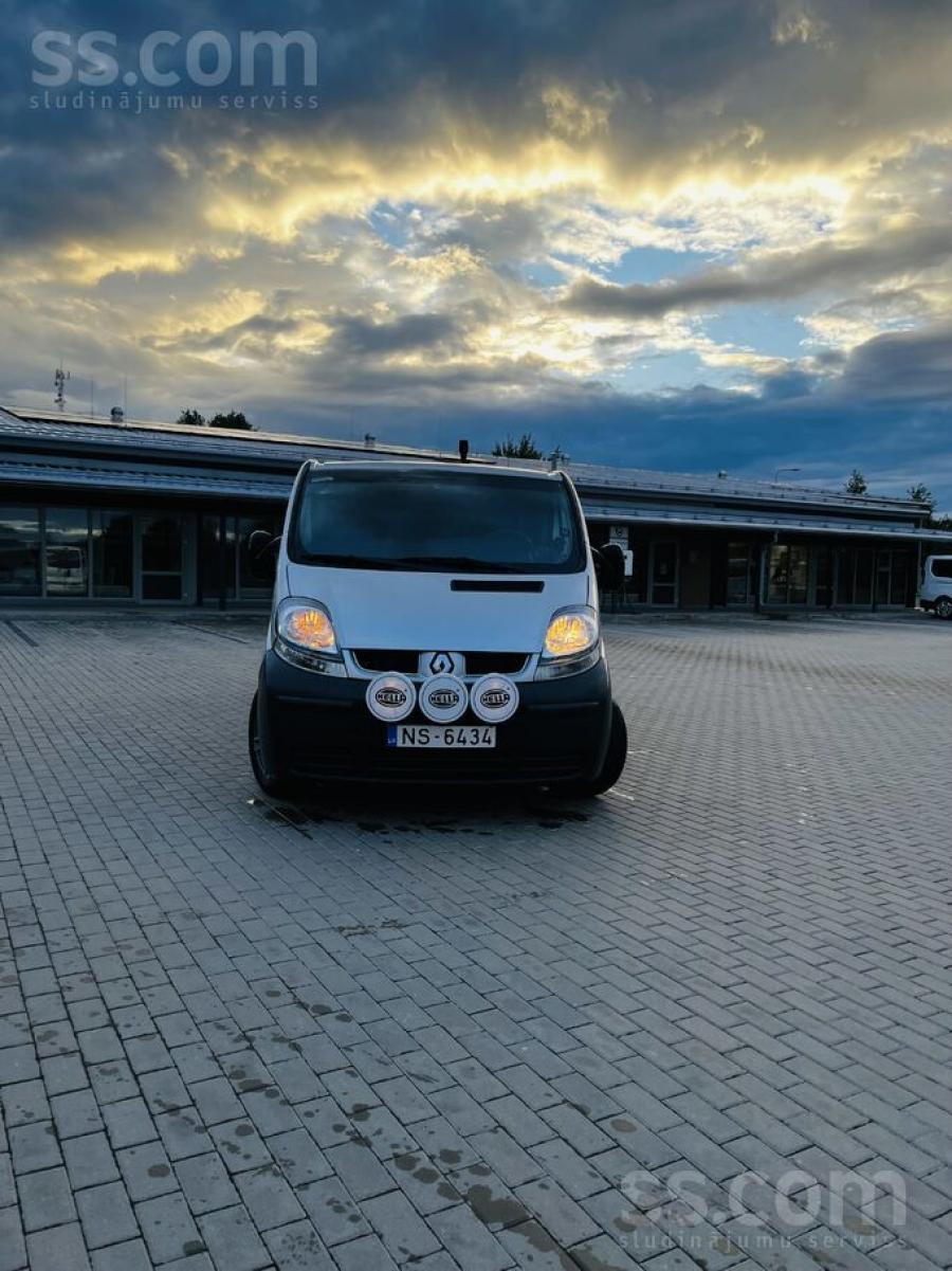 Grey Renault Trafic 2006 in Gulbene, with an engine capacity of 1.90 L and mileage of 410 thousand km for 4500 €, photo 1 on AUTOMOTO.COM.LV