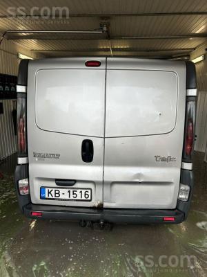 Grey Renault Trafic 2006 in Riga, with an engine capacity of 2.50 L and mileage of 460 thousand km for 3000 €, photo 6 on AUTOMOTO.COM.LV