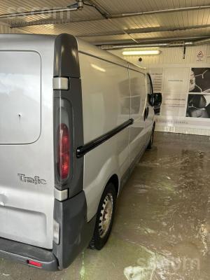 Grey Renault Trafic 2006 in Riga, with an engine capacity of 2.50 L and mileage of 460 thousand km for 3000 €, photo 7 on AUTOMOTO.COM.LV