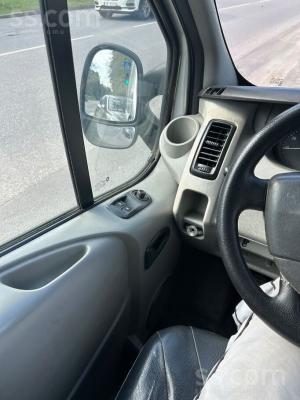 Grey Renault Trafic 2006 in Riga, with an engine capacity of 2.50 L and mileage of 460 thousand km for 3000 €, photo 14 on AUTOMOTO.COM.LV