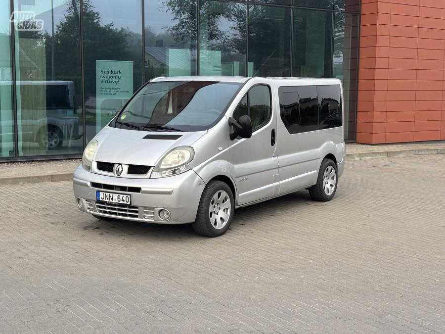 Pelēks Renault Trafic 2006 Utena, ar dzinēja tilpumu 1.90 L un nobraukumu 295 tūkst. km par 4950 €, foto 1 vietnē AUTOMOTO.COM.LV