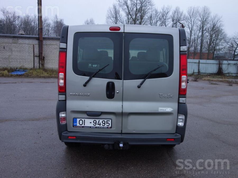 Grey Renault Trafic 2007 in Riga, with an engine capacity of 2.00 L and mileage of 0 thousand km for 5950 €, photo 4 on AUTOMOTO.COM.LV