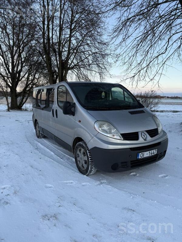 Pelēks Renault Trafic 2007 Ogre, ar dzinēja tilpumu 2.00 L un nobraukumu 480 tūkst. km par 3300 €, foto 1 vietnē AUTOMOTO.COM.LV