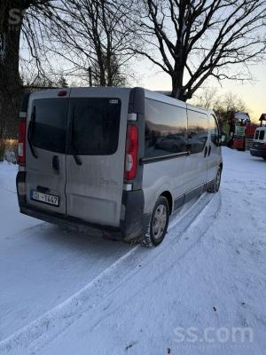 Pelēks Renault Trafic 2007 Ogre, ar dzinēja tilpumu 2.00 L un nobraukumu 480 tūkst. km par 3300 €, foto 3 vietnē AUTOMOTO.COM.LV