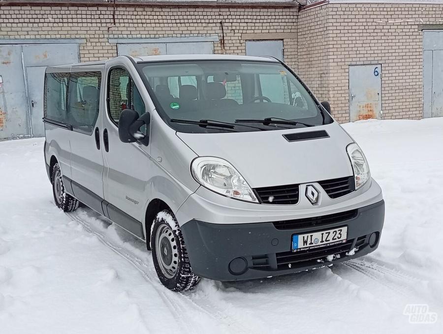 Pelēks Renault Trafic 2007 Viļņa, ar dzinēja tilpumu 2.00 L un nobraukumu 205 tūkst. km par 5550 €, foto 2 vietnē AUTOMOTO.COM.LV