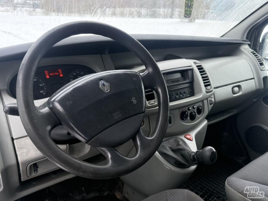 Pelēks Renault Trafic 2007 Viļņa, ar dzinēja tilpumu 2.50 L un nobraukumu 470 tūkst. km par 4550 €, foto 8 vietnē AUTOMOTO.COM.LV