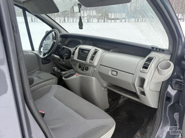Pelēks Renault Trafic 2007 Viļņa, ar dzinēja tilpumu 2.50 L un nobraukumu 470 tūkst. km par 4550 €, foto 10 vietnē AUTOMOTO.COM.LV
