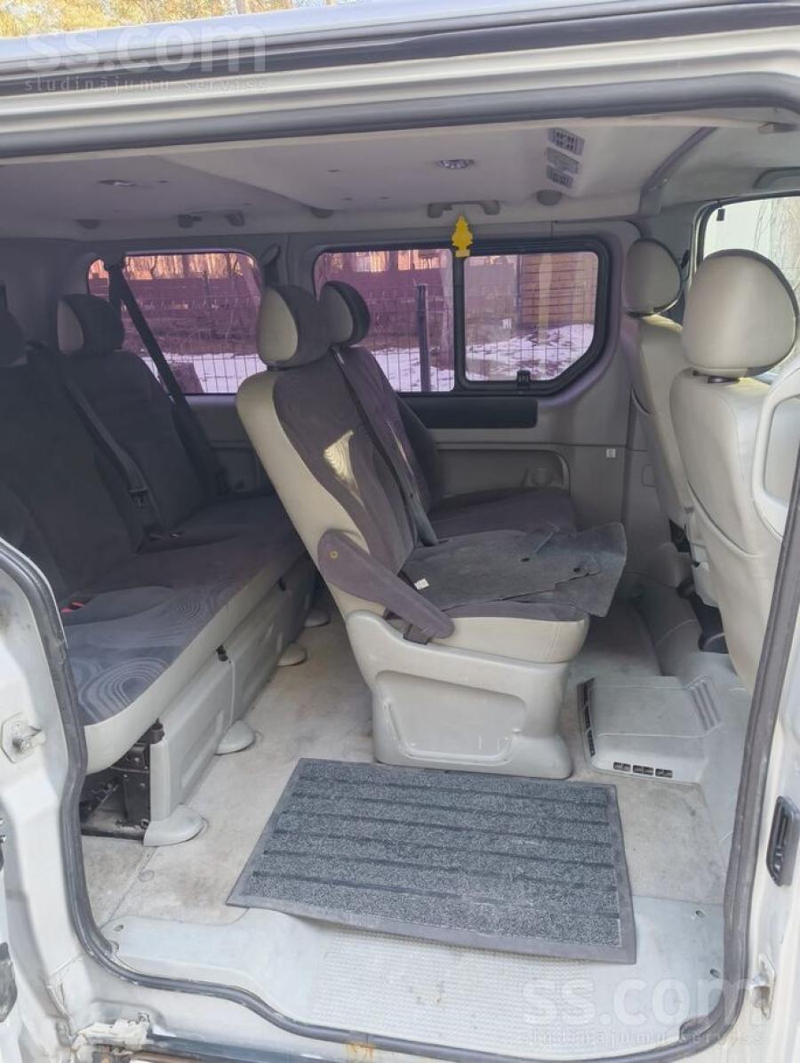 Grey Renault Trafic 2007 in Jurmala, with an engine capacity of 2.00 L and mileage of 400 thousand km for 3900 €, photo 6 on AUTOMOTO.COM.LV