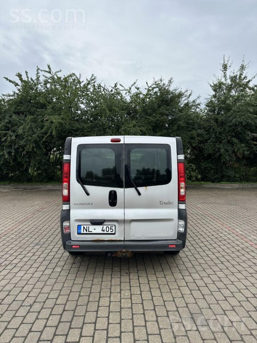 Pelēks Renault Trafic 2007 Dobele, ar dzinēja tilpumu 2.00 L un nobraukumu 328 tūkst. km par 6100 €, foto 6 vietnē AUTOMOTO.COM.LV