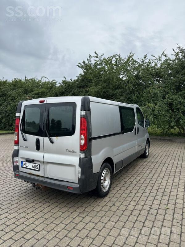Grey Renault Trafic 2007 in Dobele, with an engine capacity of 2.00 L and mileage of 328 thousand km for 6100 €, photo 6 on AUTOMOTO.COM.LV