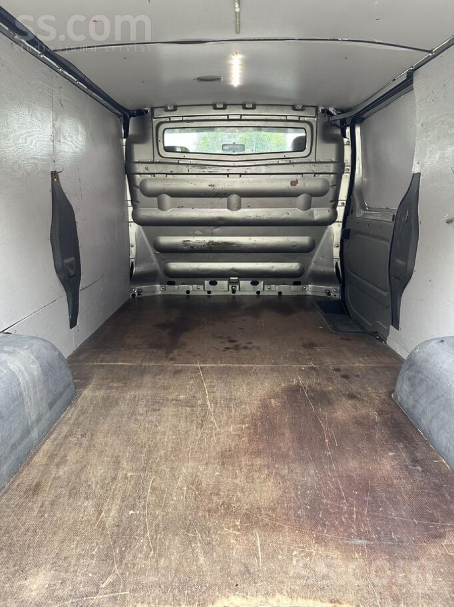 Pelēks Renault Trafic 2007 Dobele, ar dzinēja tilpumu 2.00 L un nobraukumu 328 tūkst. km par 6100 €, foto 8 vietnē AUTOMOTO.COM.LV