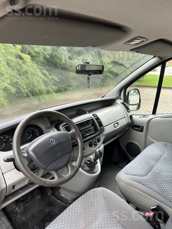 Grey Renault Trafic 2007 in Dobele, with an engine capacity of 2.00 L and mileage of 328 thousand km for 6100 €, photo 10 on AUTOMOTO.COM.LV