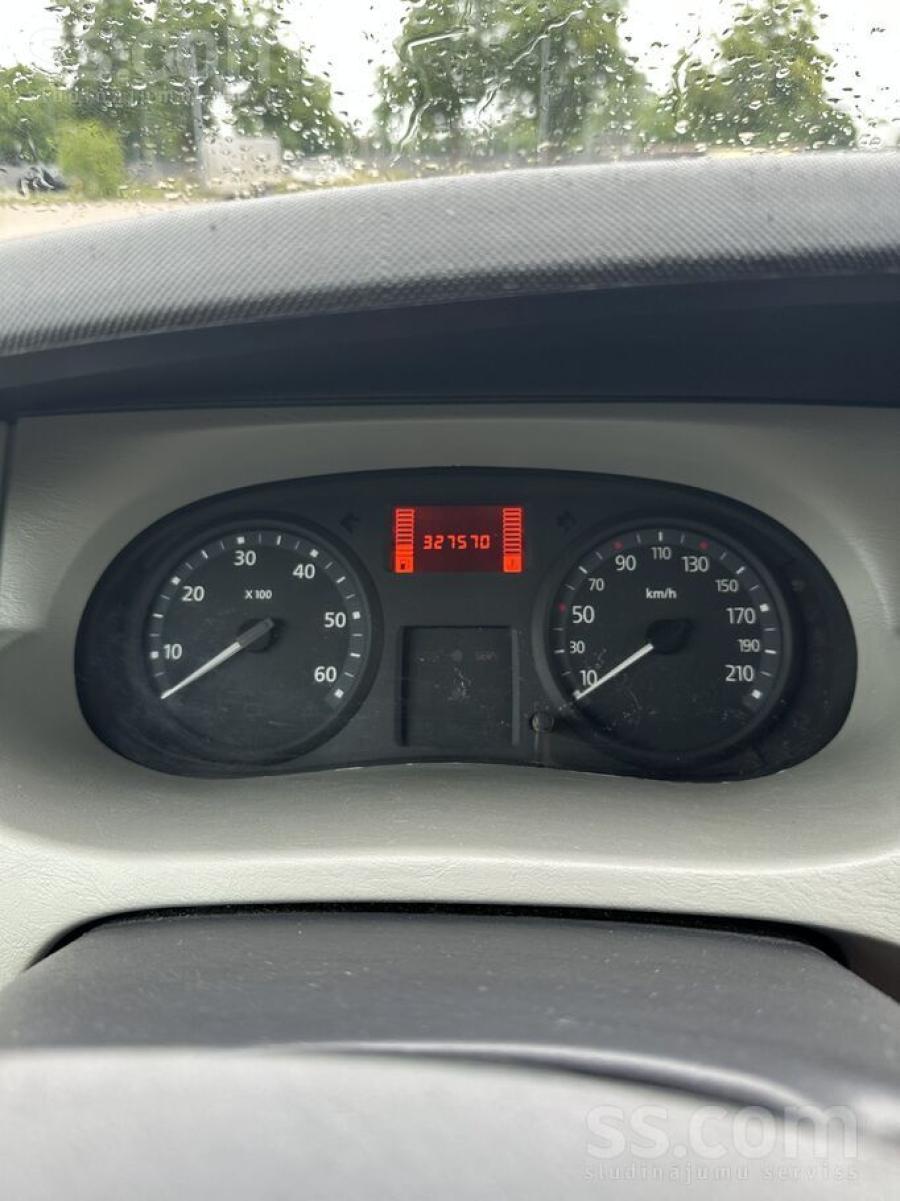 Pelēks Renault Trafic 2007 Dobele, ar dzinēja tilpumu 2.00 L un nobraukumu 328 tūkst. km par 6100 €, foto 12 vietnē AUTOMOTO.COM.LV