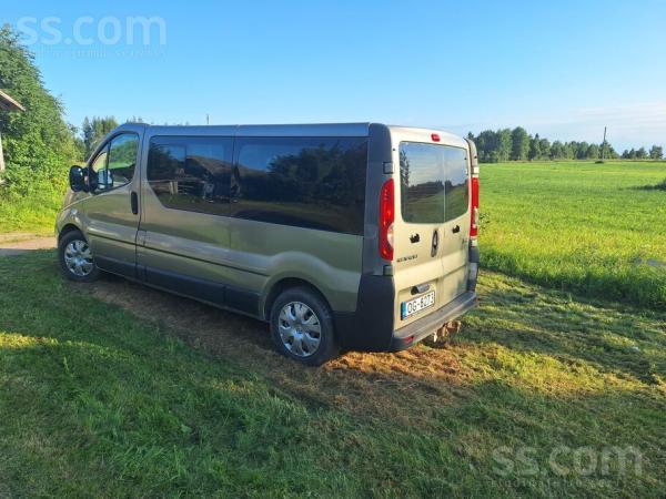 Grey Renault Trafic 2007 in Rezekne, with an engine capacity of 2.00 L and mileage of 529 thousand km for 3800 €, photo 3 on AUTOMOTO.COM.LV