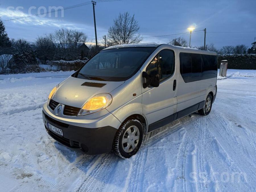 Pelēks Renault Trafic 2007 Ogre, ar dzinēja tilpumu 2.00 L un nobraukumu 481 tūkst. km par 3300 €, foto 1 vietnē AUTOMOTO.COM.LV
