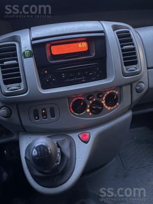 Pelēks Renault Trafic 2007 Ogre, ar dzinēja tilpumu 2.00 L un nobraukumu 481 tūkst. km par 3300 €, foto 5 vietnē AUTOMOTO.COM.LV