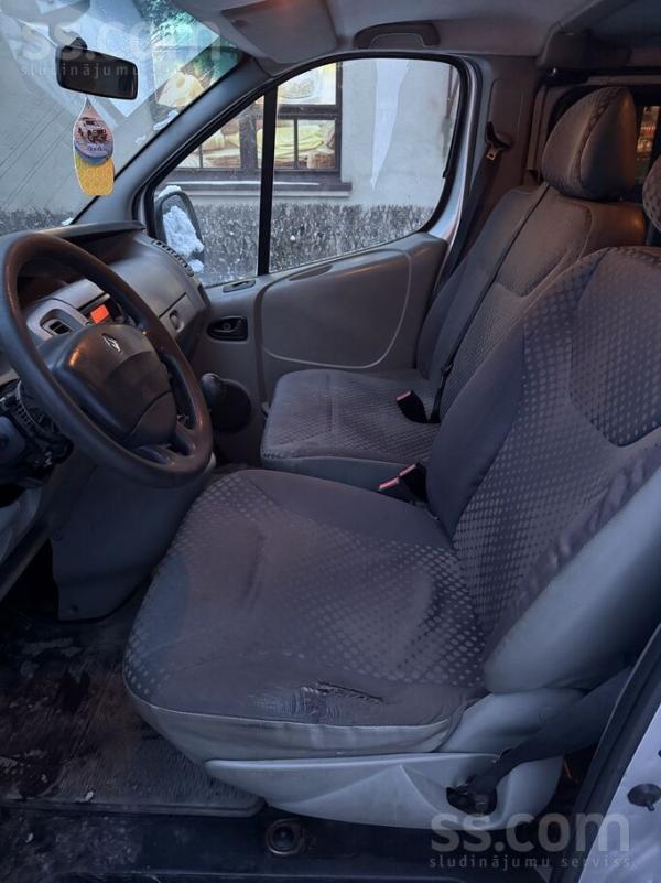 Renault Trafic 2007 Ogre vietnÄ PelÄks Renault Trafic 2007 Ogre, ar dzinÄja tilpumu 2.00 L un nobraukumu 481 tÅ«kst. km par 3300 ā¬, foto 7 vietnÄ AUTOMOTO.COM.LV