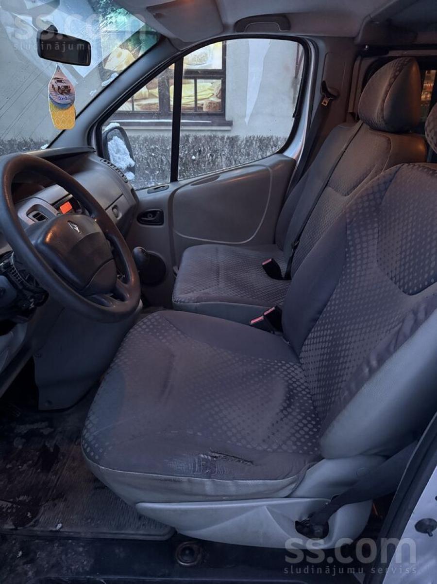 Pelēks Renault Trafic 2007 Ogre, ar dzinēja tilpumu 2.00 L un nobraukumu 481 tūkst. km par 3300 €, foto 7 vietnē AUTOMOTO.COM.LV