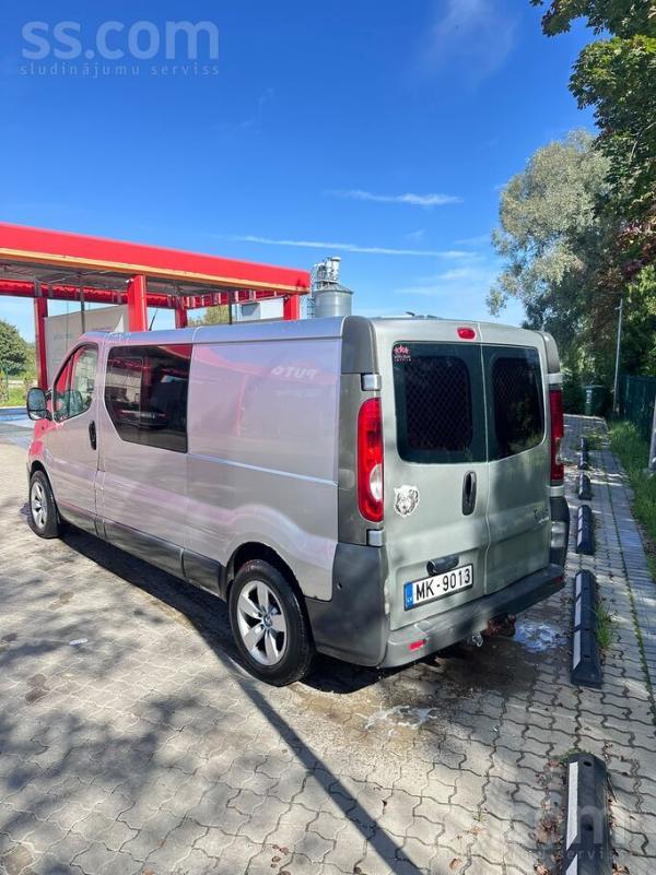 Renault Trafic 2007 in Talsi on AUTOMOTO.COM.LV Grey Renault Trafic 2007 in Talsi, with an engine capacity of 2.00 L and mileage of 480 thousand km for 3500 β¬, photo 8 on AUTOMOTO.COM.LV