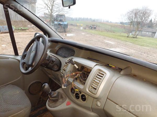 Grey Renault Trafic 2008 in Daugavpils, with an engine capacity of 2.00 L and mileage of 0 thousand km for 2700 €, photo 3 on AUTOMOTO.COM.LV