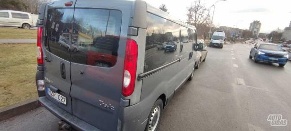 Pelēks Renault Trafic 2008 Viļņa, ar dzinēja tilpumu 2.50 L un nobraukumu 480 tūkst. km par 4500 €, foto 3 vietnē AUTOMOTO.COM.LV