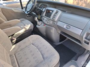 Grey Renault Trafic 2008 in Vilnius, with an engine capacity of 2.50 L and mileage of 230 thousand km for 8200 €, photo 9 on AUTOMOTO.COM.LV