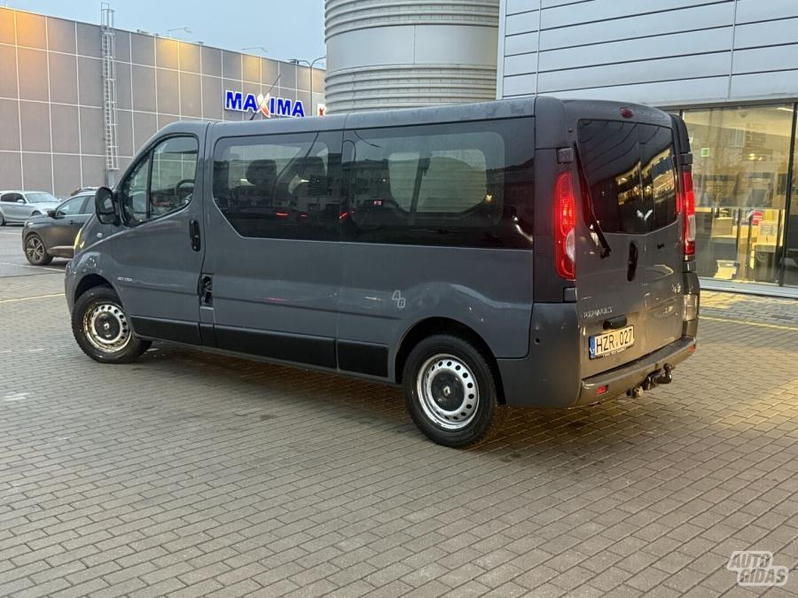 Grey Renault Trafic 2008 in Vilnius, with an engine capacity of 2.50 L and mileage of 470 thousand km for 3800 €, photo 2 on AUTOMOTO.COM.LV