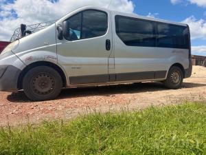 Grey Renault Trafic 2008 in Daugavpils, with an engine capacity of 2.50 L and mileage of 317 thousand km for 2000 €, photo 4 on AUTOMOTO.COM.LV