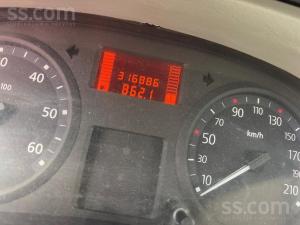 Grey Renault Trafic 2008 in Daugavpils, with an engine capacity of 2.50 L and mileage of 317 thousand km for 2000 €, photo 5 on AUTOMOTO.COM.LV