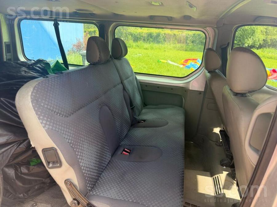 Grey Renault Trafic 2008 in Daugavpils, with an engine capacity of 2.50 L and mileage of 317 thousand km for 2000 €, photo 6 on AUTOMOTO.COM.LV