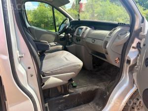 Grey Renault Trafic 2008 in Daugavpils, with an engine capacity of 2.50 L and mileage of 317 thousand km for 2000 €, photo 7 on AUTOMOTO.COM.LV
