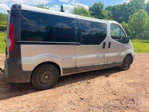 Grey Renault Trafic 2008 in Daugavpils, with an engine capacity of 2.50 L and mileage of 317 thousand km for 2000 €, photo 9 on AUTOMOTO.COM.LV
