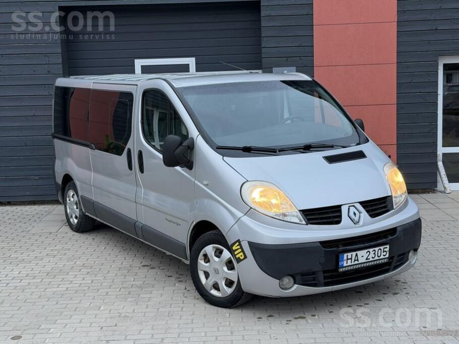 Grey Renault Trafic 2008 in Cesis, with an engine capacity of 2.50 L and mileage of 414 thousand km for 3600 €, photo 6 on AUTOMOTO.COM.LV