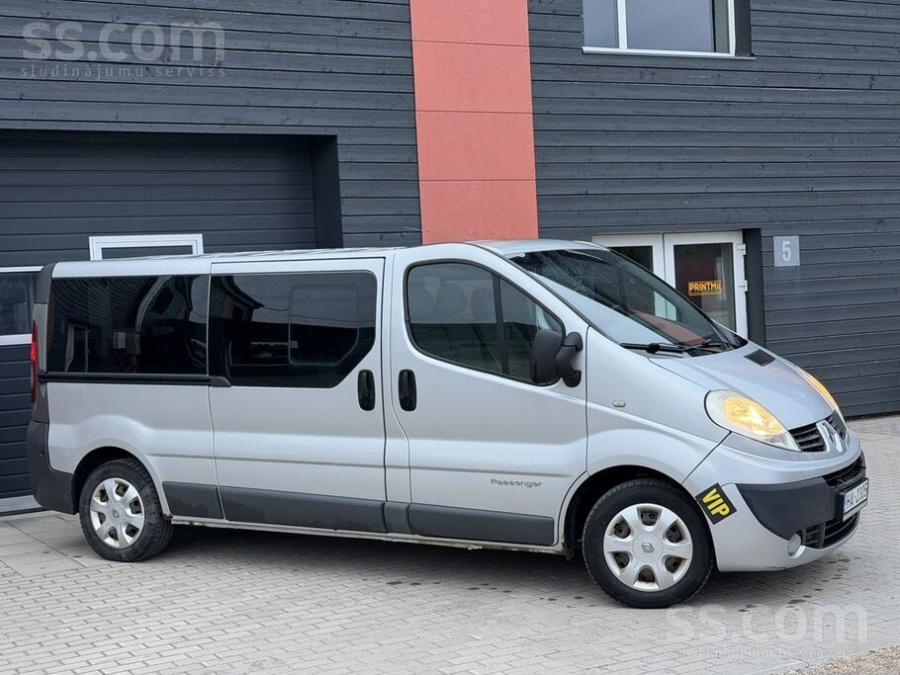Grey Renault Trafic 2008 in Cesis, with an engine capacity of 2.50 L and mileage of 414 thousand km for 3600 €, photo 7 on AUTOMOTO.COM.LV