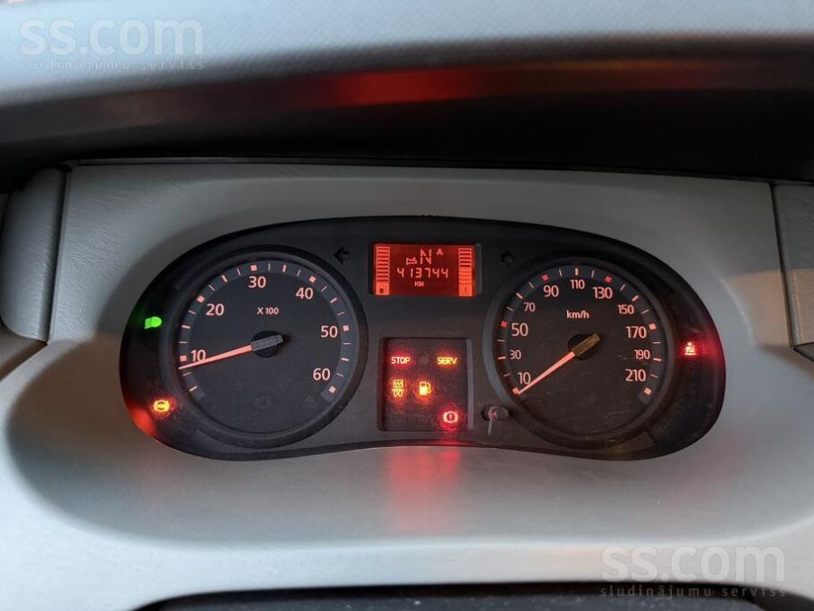 Grey Renault Trafic 2008 in Cesis, with an engine capacity of 2.50 L and mileage of 414 thousand km for 3600 €, photo 19 on AUTOMOTO.COM.LV