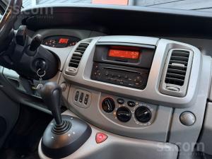 Grey Renault Trafic 2008 in Cesis, with an engine capacity of 2.50 L and mileage of 414 thousand km for 3600 €, photo 20 on AUTOMOTO.COM.LV
