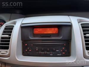 Grey Renault Trafic 2008 in Cesis, with an engine capacity of 2.50 L and mileage of 414 thousand km for 3600 €, photo 22 on AUTOMOTO.COM.LV