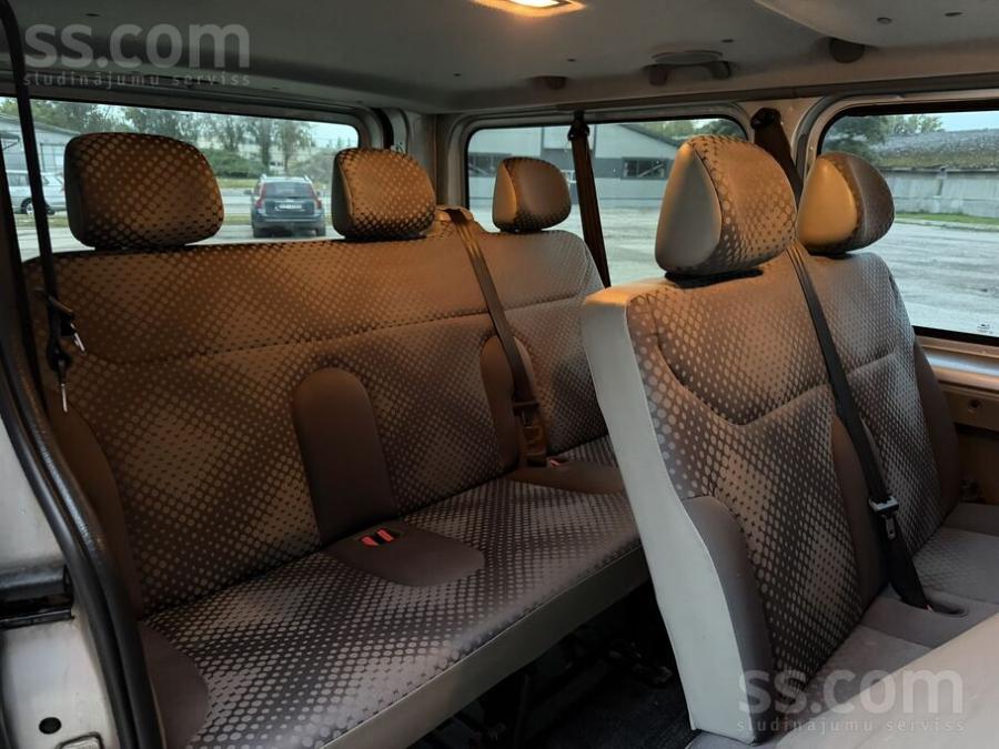 Grey Renault Trafic 2008 in Cesis, with an engine capacity of 2.50 L and mileage of 414 thousand km for 3600 €, photo 26 on AUTOMOTO.COM.LV