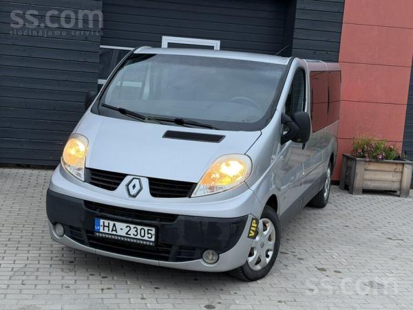 Grey Renault Trafic 2008 in Cesis, with an engine capacity of 2.50 L and mileage of 414 thousand km for 3300 €, photo 3 on AUTOMOTO.COM.LV