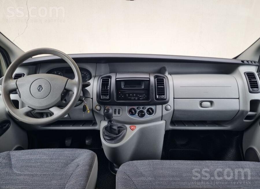 Pelēks Renault Trafic 2009 Ogre, ar dzinēja tilpumu 2.50 L un nobraukumu 140 tūkst. km par 6950 €, foto 13 vietnē AUTOMOTO.COM.LV