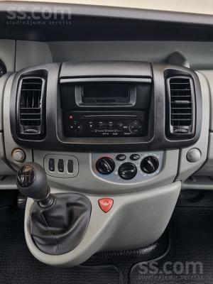 Pelēks Renault Trafic 2009 Ogre, ar dzinēja tilpumu 2.50 L un nobraukumu 140 tūkst. km par 6950 €, foto 14 vietnē AUTOMOTO.COM.LV