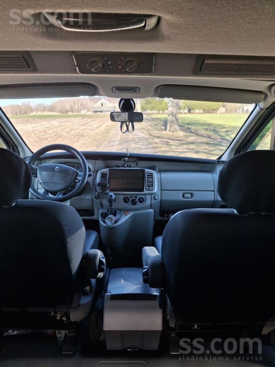 Grey Renault Trafic 2009 in Liepaja, with an engine capacity of 2.00 L and mileage of 320 thousand km for 6300 €, photo 4 on AUTOMOTO.COM.LV