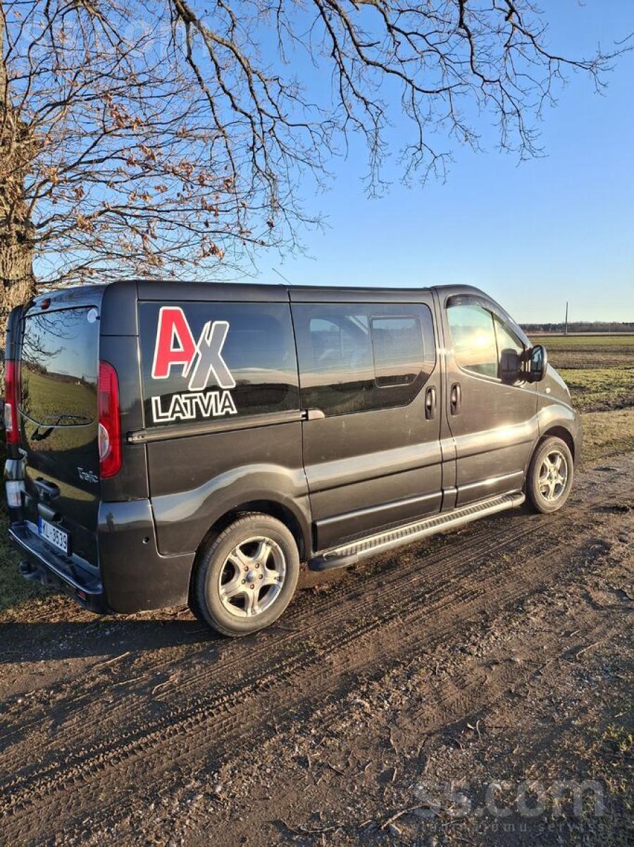 Grey Renault Trafic 2009 in Liepaja, with an engine capacity of 2.00 L and mileage of 320 thousand km for 6300 €, photo 7 on AUTOMOTO.COM.LV