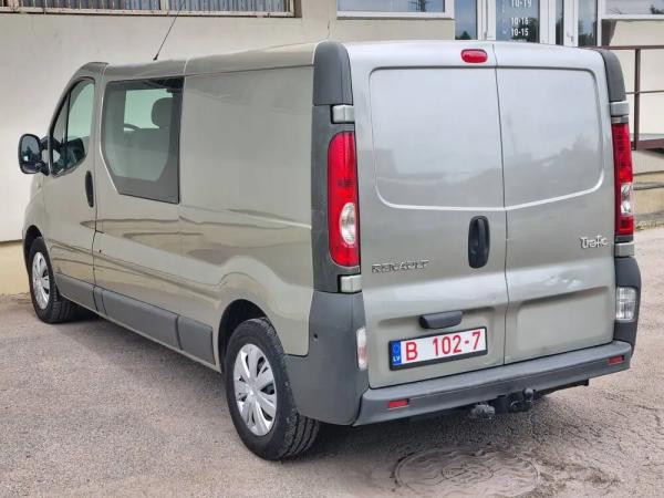 Pelēks Renault Trafic 2009 Ogre, ar dzinēja tilpumu 2.50 L un nobraukumu 140 tūkst. km par 6950 €, foto 6 vietnē AUTOMOTO.COM.LV