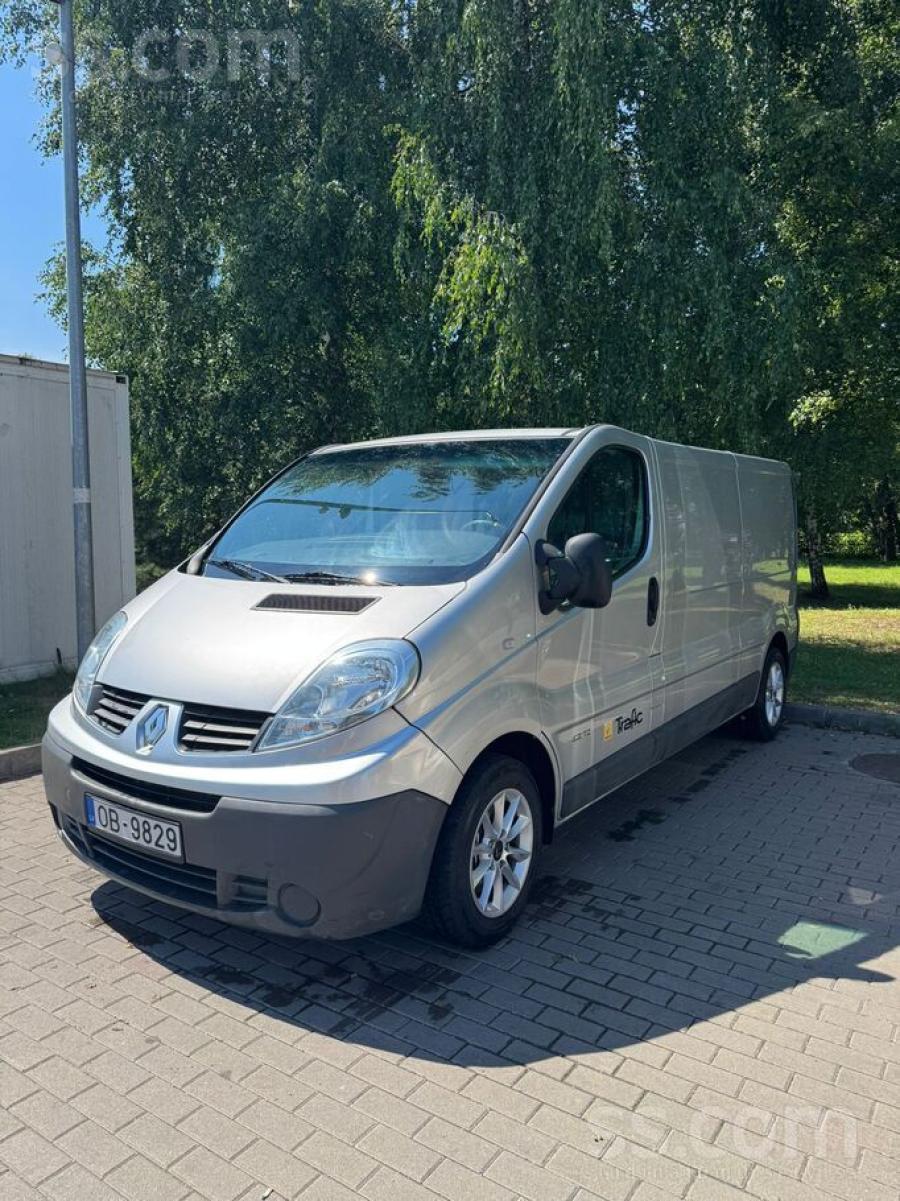 Pelēks Renault Trafic 2009 Rīga, ar dzinēja tilpumu 2.00 L un nobraukumu 189 tūkst. km par 6500 €, foto 1 vietnē AUTOMOTO.COM.LV