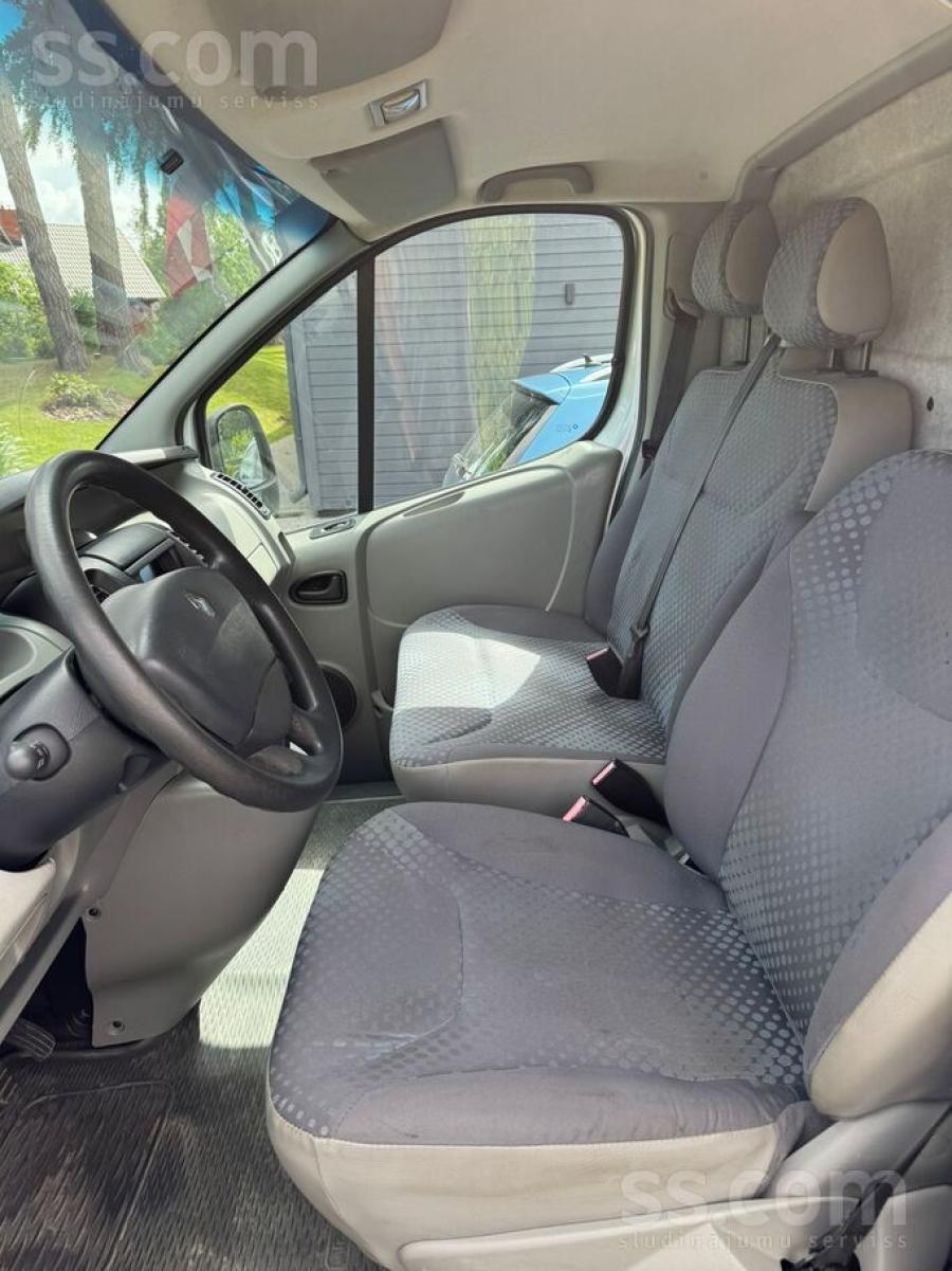 Pelēks Renault Trafic 2009 Rīga, ar dzinēja tilpumu 2.00 L un nobraukumu 189 tūkst. km par 6500 €, foto 6 vietnē AUTOMOTO.COM.LV