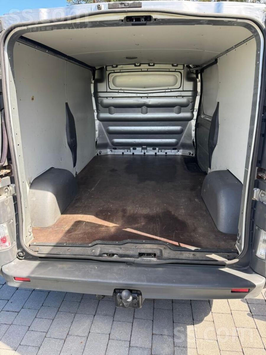 Pelēks Renault Trafic 2009 Rīga, ar dzinēja tilpumu 2.00 L un nobraukumu 189 tūkst. km par 6500 €, foto 8 vietnē AUTOMOTO.COM.LV