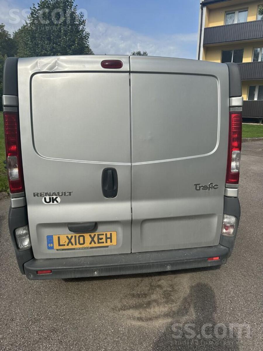 Pelēks Renault Trafic 2010 Cēsis, ar dzinēja tilpumu 2.00 L un nobraukumu 280 tūkst. km par 2000 €, foto 5 vietnē AUTOMOTO.COM.LV
