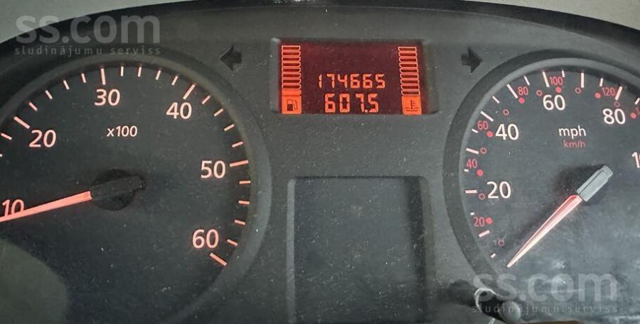 Pelēks Renault Trafic 2010 Cēsis, ar dzinēja tilpumu 2.00 L un nobraukumu 280 tūkst. km par 2000 €, foto 8 vietnē AUTOMOTO.COM.LV