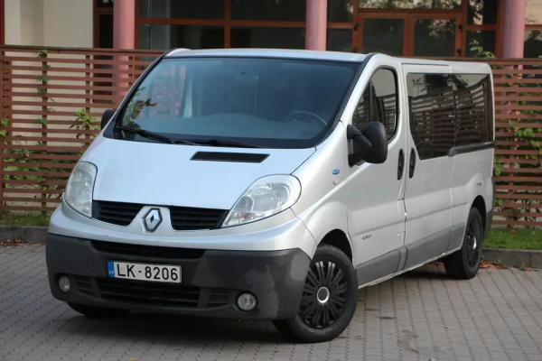 Pelēks Renault Trafic 2010 Mārupe, ar dzinēja tilpumu 2.50 L un nobraukumu 298 tūkst. km par 5950 €, foto 2 vietnē AUTOMOTO.COM.LV